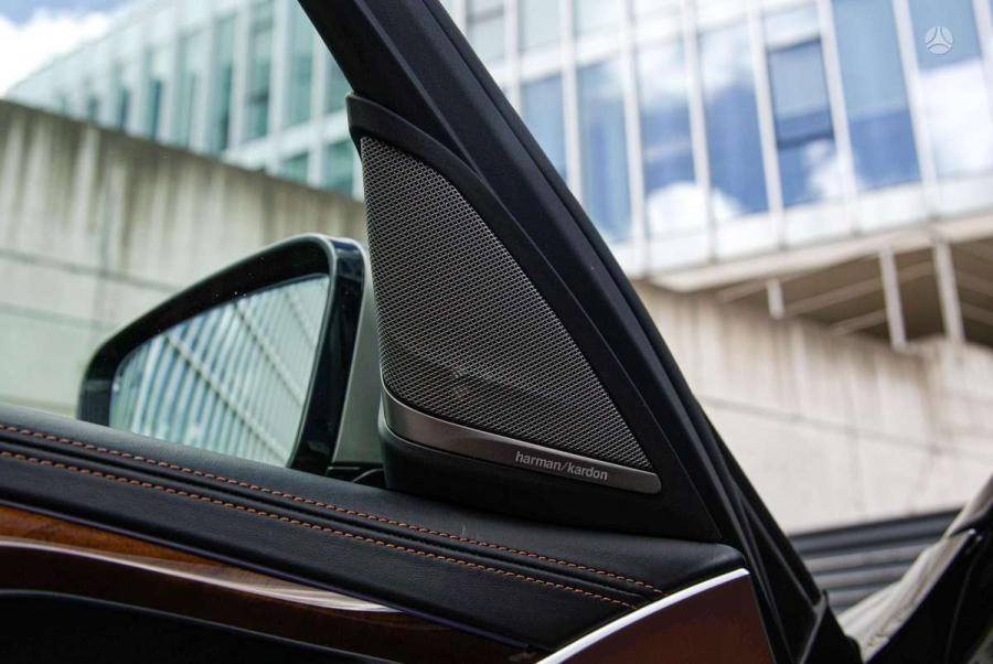 Black BMW M550 2017 in Vilnius, with an engine capacity of 2.99 L and mileage of 210 thousand km for 26000 €, photo 40 on AUTOMOTO.COM.LV