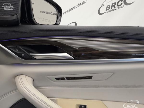 Melns BMW M550 2018 Avižieniai, ar dzinēja tilpumu 4.40 L un nobraukumu 155 tūkst. km par 24900 €, foto 10 vietnē AUTOMOTO.COM.LV