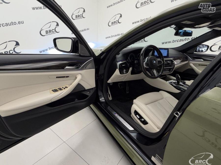 Melns BMW M550 2018 Avižieniai, ar dzinēja tilpumu 4.40 L un nobraukumu 155 tūkst. km par 24900 €, foto 22 vietnē AUTOMOTO.COM.LV