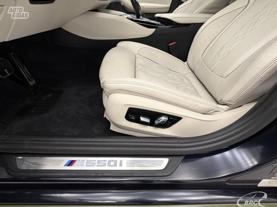 Melns BMW M550 2018 Avižieniai, ar dzinēja tilpumu 4.40 L un nobraukumu 155 tūkst. km par 24900 €, foto 25 vietnē AUTOMOTO.COM.LV