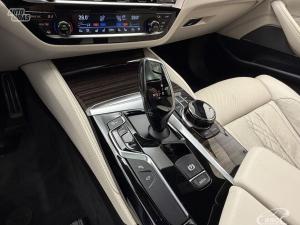 Melns BMW M550 2018 Avižieniai, ar dzinēja tilpumu 4.40 L un nobraukumu 155 tūkst. km par 24900 €, foto 30 vietnē AUTOMOTO.COM.LV