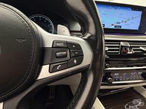 Melns BMW M550 2018 Avižieniai, ar dzinēja tilpumu 4.40 L un nobraukumu 155 tūkst. km par 24900 €, foto 33 vietnē AUTOMOTO.COM.LV