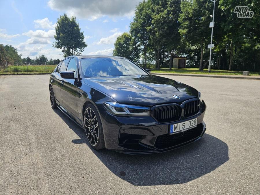 Black BMW M550 2018 in Panevezys, with an engine capacity of 4.40 L and mileage of 156 thousand km for 30000 €, photo 3 on AUTOMOTO.COM.LV