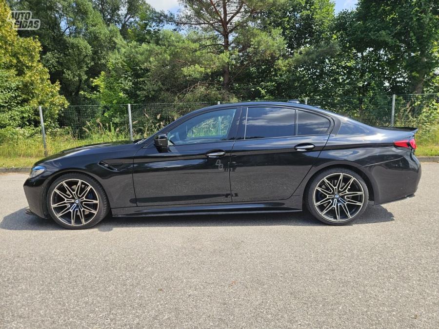 Black BMW M550 2018 in Panevezys, with an engine capacity of 4.40 L and mileage of 156 thousand km for 30000 €, photo 5 on AUTOMOTO.COM.LV