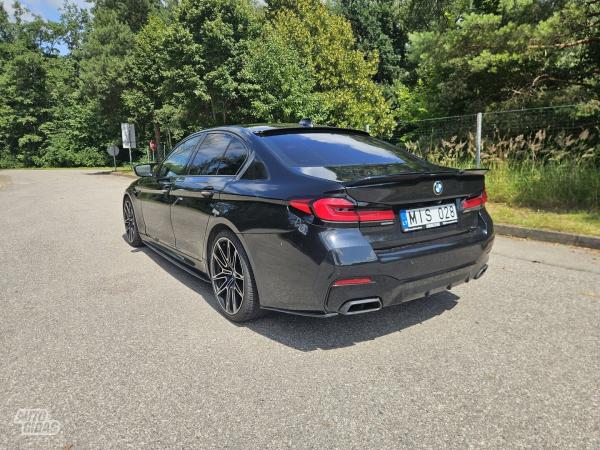 Black BMW M550 2018 in Panevezys, with an engine capacity of 4.40 L and mileage of 156 thousand km for 30000 €, photo 5 on AUTOMOTO.COM.LV