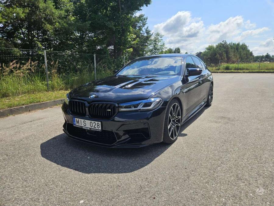 Черный БМВ M550 2018 в Паневежис, объемом двигателя 4.40 л и пробегом 157 тыс. км за 31000 €, фото 1 на AUTOMOTO.COM.LV