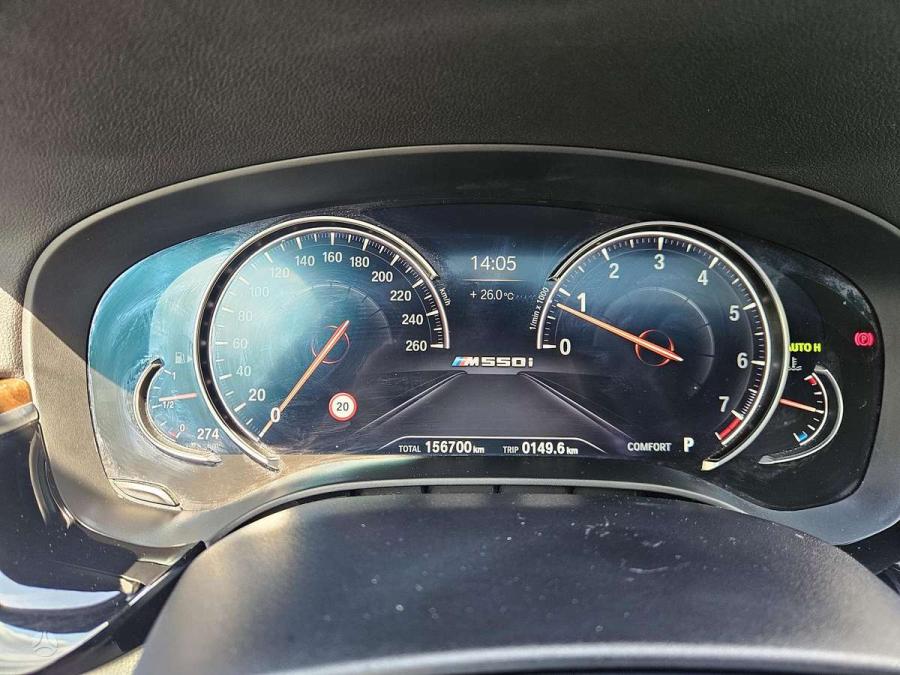 Черный БМВ M550 2018 в Паневежис, объемом двигателя 4.40 л и пробегом 157 тыс. км за 31000 €, фото 10 на AUTOMOTO.COM.LV
