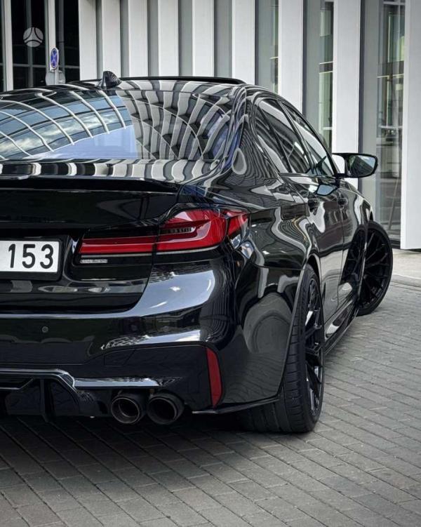 Melns BMW M550 2018 Viļņa, ar dzinēja tilpumu 4.40 L un nobraukumu 120 tūkst. km par 33999 €, foto 2 vietnē AUTOMOTO.COM.LV