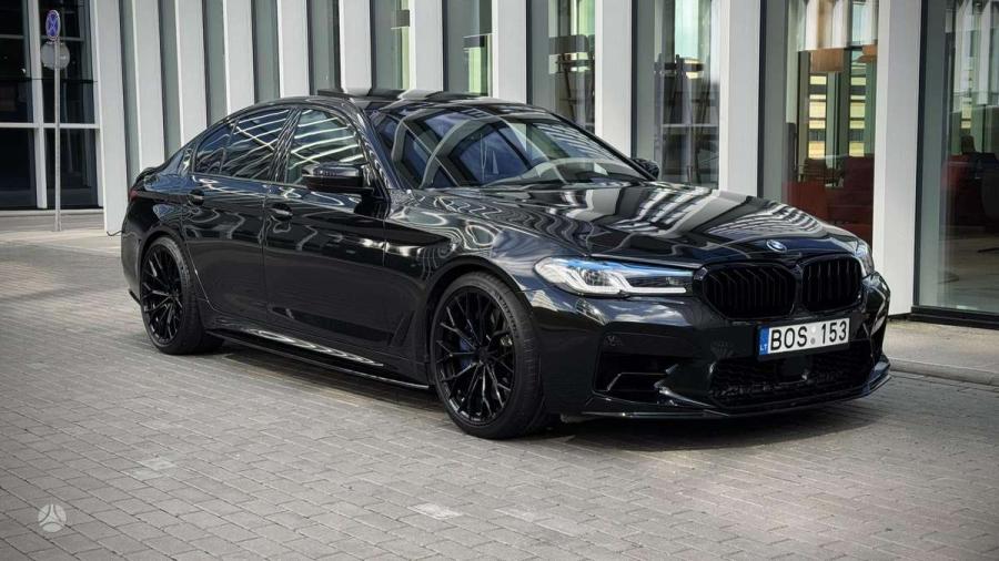 Black BMW M550 2018 in Vilnius, with an engine capacity of 4.40 L and mileage of 120 thousand km for 33999 €, photo 8 on AUTOMOTO.COM.LV
