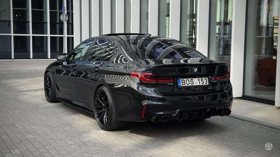 Black BMW M550 2018 in Vilnius, with an engine capacity of 4.40 L and mileage of 120 thousand km for 33999 €, photo 9 on AUTOMOTO.COM.LV