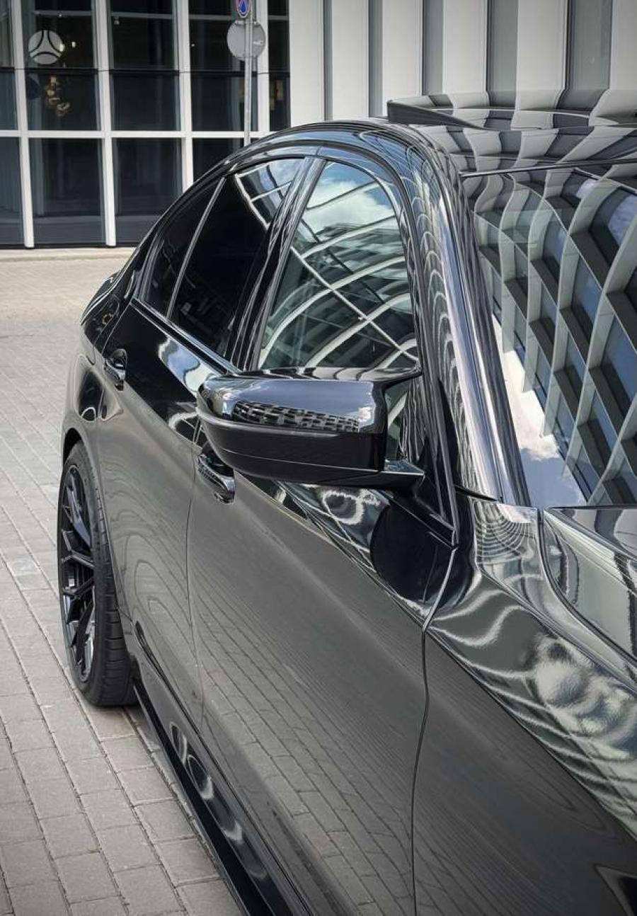 Black BMW M550 2018 in Vilnius, with an engine capacity of 4.40 L and mileage of 120 thousand km for 33999 €, photo 10 on AUTOMOTO.COM.LV