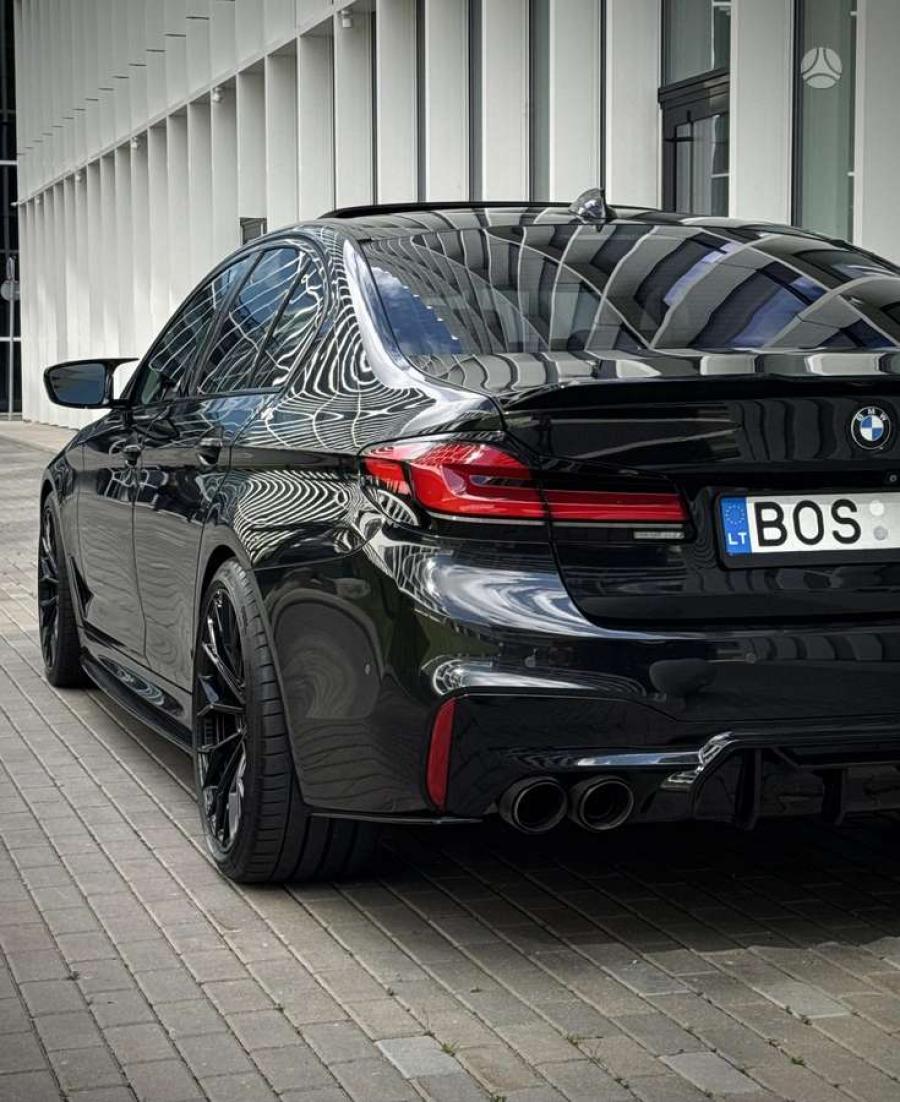 Black BMW M550 2018 in Vilnius, with an engine capacity of 4.40 L and mileage of 120 thousand km for 33999 €, photo 14 on AUTOMOTO.COM.LV