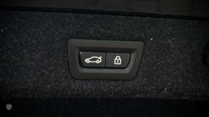 Black BMW M550 2018 in Vilnius, with an engine capacity of 4.40 L and mileage of 120 thousand km for 33999 €, photo 24 on AUTOMOTO.COM.LV