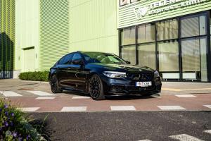 Melns BMW M550 2018 Kauņa, ar dzinēja tilpumu 4.40 L un nobraukumu 168 tūkst. km par 30777 €, foto  vietnē AUTOMOTO.COM.LV