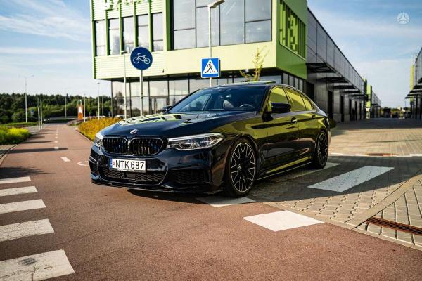 Черный БМВ M550 2018 в Каунас, объемом двигателя 4.40 л и пробегом 168 тыс. км за 30777 €, фото 3 на AUTOMOTO.COM.LV