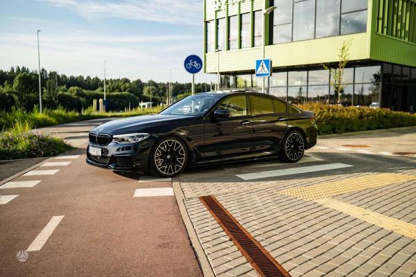 Черный БМВ M550 2018 в Каунас, объемом двигателя 4.40 л и пробегом 168 тыс. км за 30777 €, фото 4 на AUTOMOTO.COM.LV
