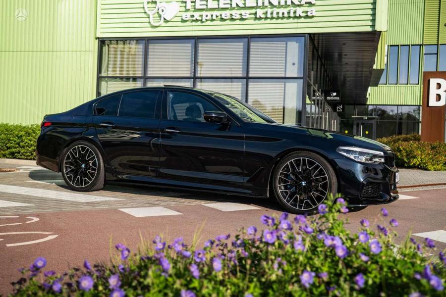 Black BMW M550 2018 in Kaunas, with an engine capacity of 4.40 L and mileage of 168 thousand km for 30777 €, photo 11 on AUTOMOTO.COM.LV