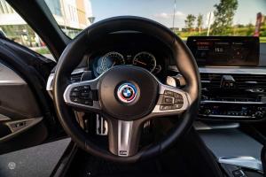 Black BMW M550 2018 in Kaunas, with an engine capacity of 4.40 L and mileage of 168 thousand km for 30777 €, photo 12 on AUTOMOTO.COM.LV