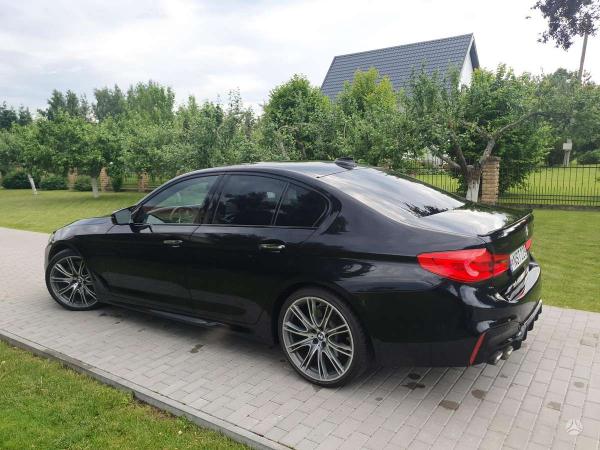 Черный БМВ M550 2018 в Каунас, объемом двигателя 4.40 л и пробегом 150 тыс. км за 25800 €, фото 5 на AUTOMOTO.COM.LV