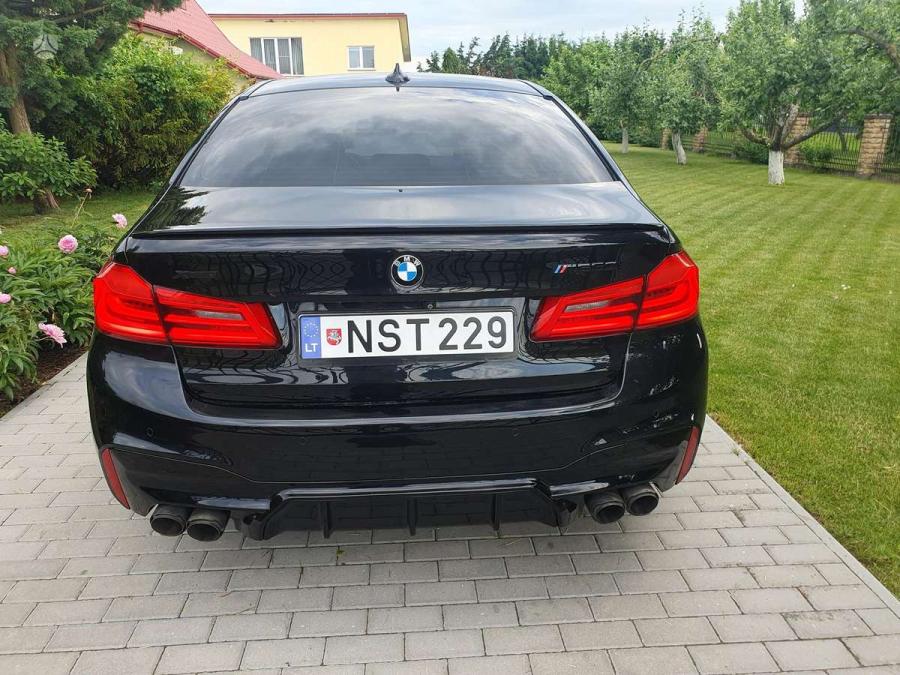 Черный БМВ M550 2018 в Каунас, объемом двигателя 4.40 л и пробегом 150 тыс. км за 25800 €, фото 7 на AUTOMOTO.COM.LV