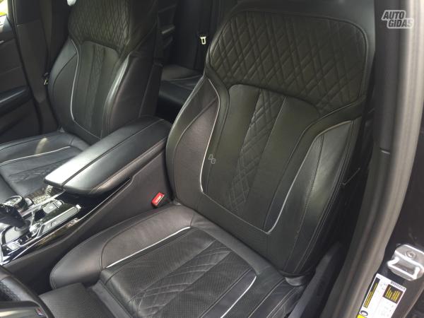 Черный БМВ M550 2019 в Вильнюс, объемом двигателя 4.40 л и пробегом 123 тыс. км за 27000 €, фото 10 на AUTOMOTO.COM.LV