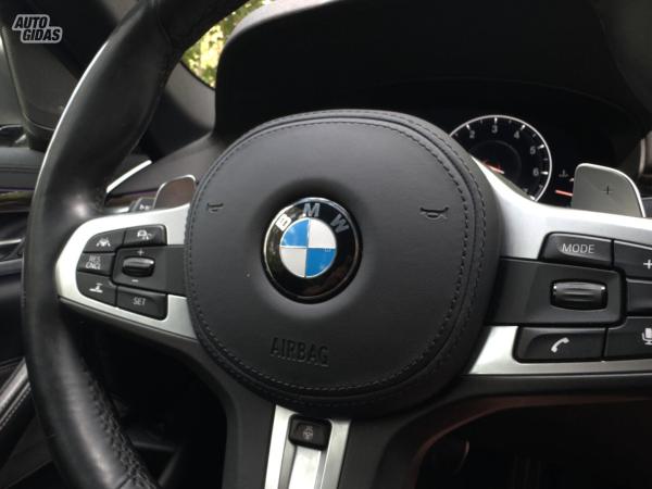 Black BMW M550 2019 in Vilnius, with an engine capacity of 4.40 L and mileage of 123 thousand km for 27000 €, photo 10 on AUTOMOTO.COM.LV