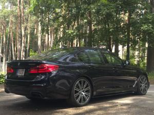Melns BMW M550 2019 Viļņa, ar dzinēja tilpumu 4.40 L un nobraukumu 123 tūkst. km par 27000 €, foto 4 vietnē AUTOMOTO.COM.LV