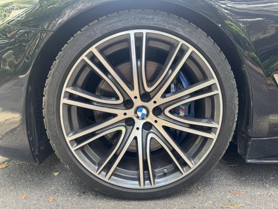 Melns BMW M550 2019 Viļņa, ar dzinēja tilpumu 4.40 L un nobraukumu 123 tūkst. km par 27000 €, foto 20 vietnē AUTOMOTO.COM.LV