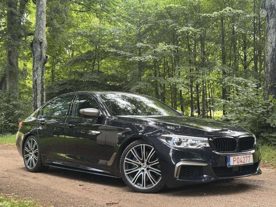 Melns BMW M550 2019 Viļņa, ar dzinēja tilpumu 4.40 L un nobraukumu 123 tūkst. km par 26500 €, foto 1 vietnē AUTOMOTO.COM.LV