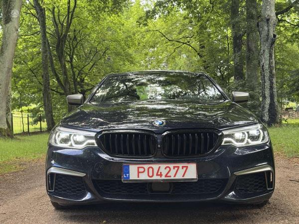 Черный БМВ M550 2019 в Вильнюс, объемом двигателя 4.40 л и пробегом 123 тыс. км за 26500 €, фото 2 на AUTOMOTO.COM.LV