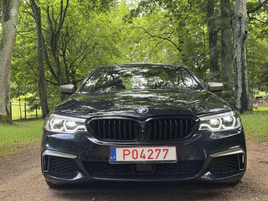 Melns BMW M550 2019 Viļņa, ar dzinēja tilpumu 4.40 L un nobraukumu 123 tūkst. km par 26500 €, foto 3 vietnē AUTOMOTO.COM.LV