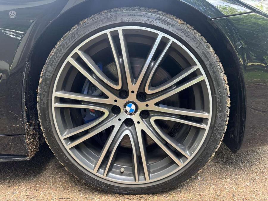 Melns BMW M550 2019 Viļņa, ar dzinēja tilpumu 4.40 L un nobraukumu 123 tūkst. km par 26500 €, foto 10 vietnē AUTOMOTO.COM.LV