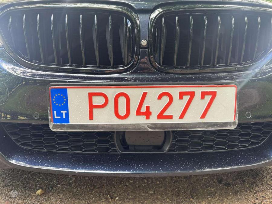 Melns BMW M550 2019 Viļņa, ar dzinēja tilpumu 4.40 L un nobraukumu 123 tūkst. km par 26500 €, foto 13 vietnē AUTOMOTO.COM.LV