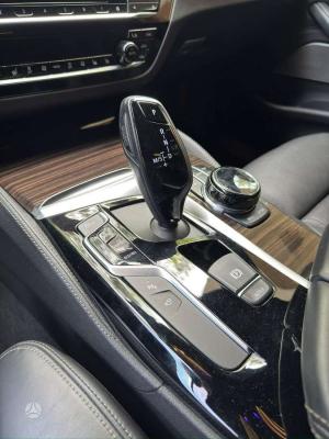 Melns BMW M550 2019 Viļņa, ar dzinēja tilpumu 4.40 L un nobraukumu 123 tūkst. km par 26500 €, foto 18 vietnē AUTOMOTO.COM.LV