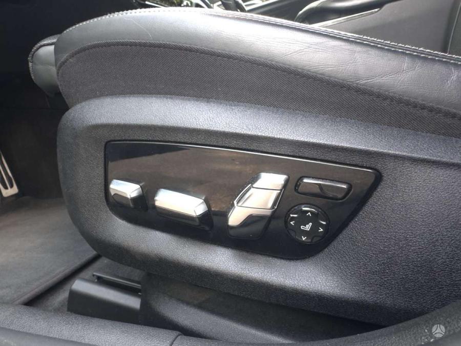 Melns BMW M550 2019 Viļņa, ar dzinēja tilpumu 4.40 L un nobraukumu 123 tūkst. km par 26500 €, foto 20 vietnē AUTOMOTO.COM.LV