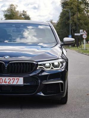 Черный БМВ M550 2019 в Вильнюс, объемом двигателя 4.40 л и пробегом 125 тыс. км за 25000 €, фото 4 на AUTOMOTO.COM.LV