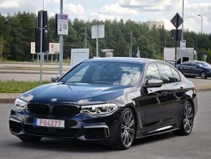 Черный БМВ M550 2019 в Вильнюс, объемом двигателя 4.40 л и пробегом 125 тыс. км за 25000 €, фото 5 на AUTOMOTO.COM.LV