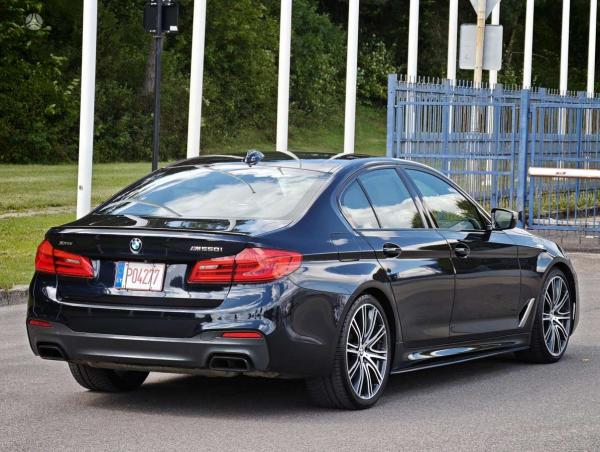 Melns BMW M550 2019 Viļņa, ar dzinēja tilpumu 4.40 L un nobraukumu 125 tūkst. km par 25000 €, foto 10 vietnē AUTOMOTO.COM.LV