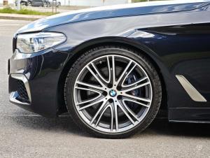 Черный БМВ M550 2019 в Вильнюс, объемом двигателя 4.40 л и пробегом 125 тыс. км за 25000 €, фото 11 на AUTOMOTO.COM.LV