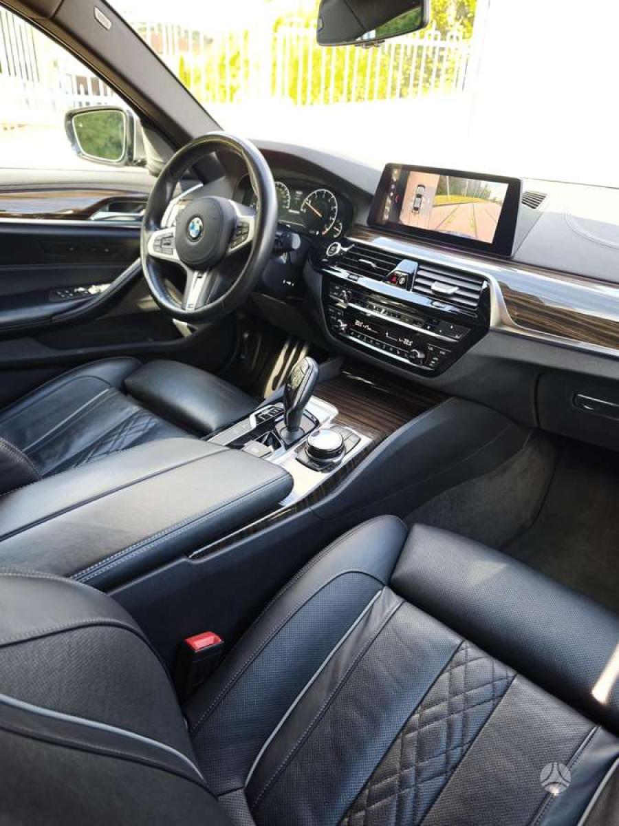 Черный БМВ M550 2019 в Вильнюс, объемом двигателя 4.40 л и пробегом 125 тыс. км за 25000 €, фото 16 на AUTOMOTO.COM.LV