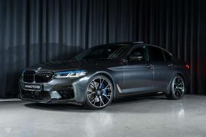 Melns BMW M550 2020 Viļņa, ar dzinēja tilpumu 4.46 L un nobraukumu 95 tūkst. km par 36500 €, foto  vietnē AUTOMOTO.COM.LV