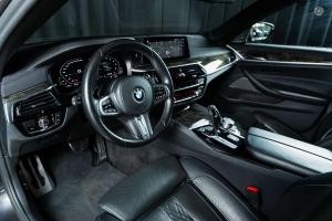 Melns BMW M550 2020 Viļņa, ar dzinēja tilpumu 4.46 L un nobraukumu 95 tūkst. km par 36500 €, foto 18 vietnē AUTOMOTO.COM.LV