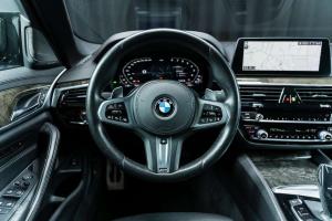Melns BMW M550 2020 Viļņa, ar dzinēja tilpumu 4.46 L un nobraukumu 95 tūkst. km par 36500 €, foto 19 vietnē AUTOMOTO.COM.LV