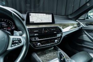 Melns BMW M550 2020 Viļņa, ar dzinēja tilpumu 4.46 L un nobraukumu 95 tūkst. km par 36500 €, foto 24 vietnē AUTOMOTO.COM.LV