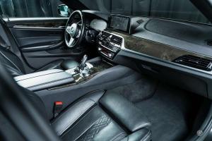 Melns BMW M550 2020 Viļņa, ar dzinēja tilpumu 4.46 L un nobraukumu 95 tūkst. km par 36500 €, foto 29 vietnē AUTOMOTO.COM.LV