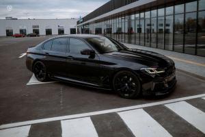 Black BMW M550 2021 in Siauliai, with an engine capacity of 4.40 L and mileage of 172 thousand km for 40000 €, photo 5 on AUTOMOTO.COM.LV