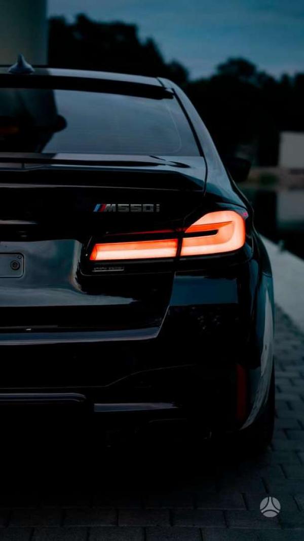 Black BMW M550 2021 in Siauliai, with an engine capacity of 4.40 L and mileage of 172 thousand km for 40000 €, photo 7 on AUTOMOTO.COM.LV