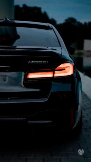Black BMW M550 2021 in Siauliai, with an engine capacity of 4.40 L and mileage of 172 thousand km for 40000 €, photo 8 on AUTOMOTO.COM.LV