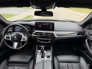 Black BMW M550 2021 in Siauliai, with an engine capacity of 4.40 L and mileage of 172 thousand km for 40000 €, photo 18 on AUTOMOTO.COM.LV