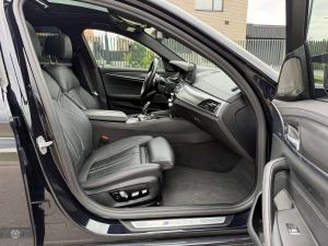 Black BMW M550 2021 in Siauliai, with an engine capacity of 4.40 L and mileage of 172 thousand km for 40000 €, photo 20 on AUTOMOTO.COM.LV